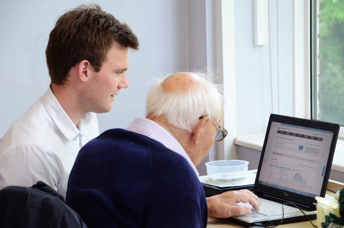 Helping library users to go online in Bristol libraries – DCMS Libraries